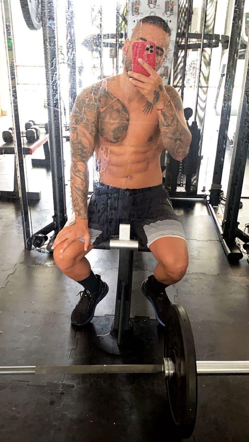 Instagram | Maluma pasa la cuarentena realizando ejercicios en casa ...